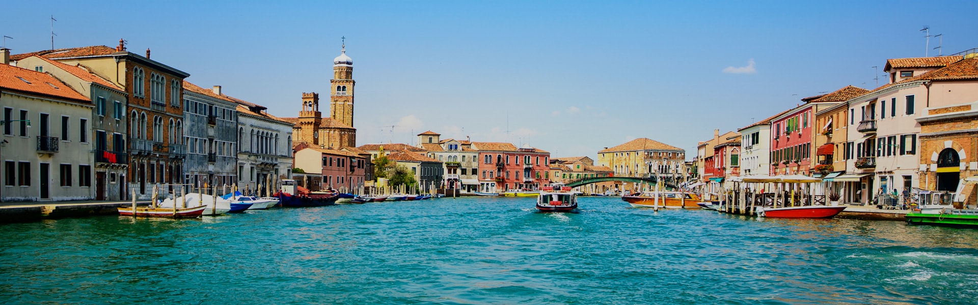 Coach Tours & Guided Bus trip vacations | AMA Travel